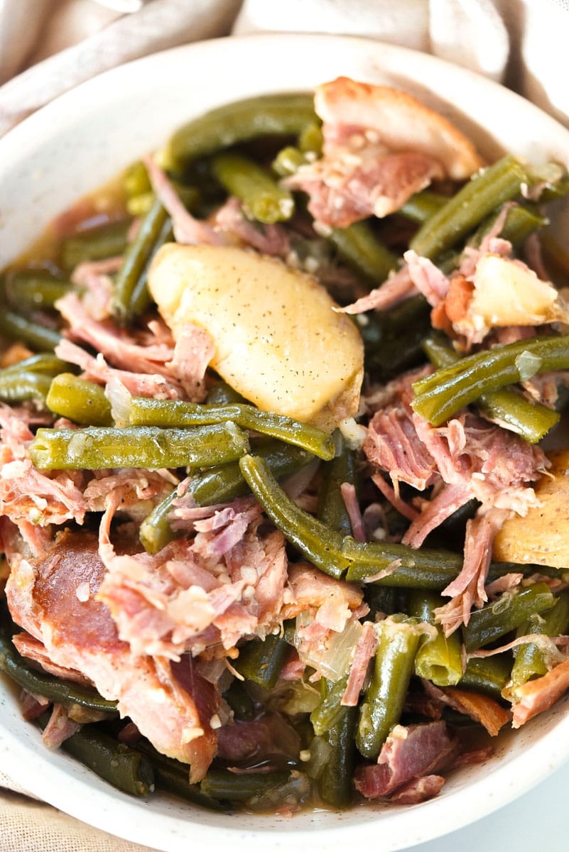 Southern Green Beans with Smoked Turkey (delicious and flavorful)